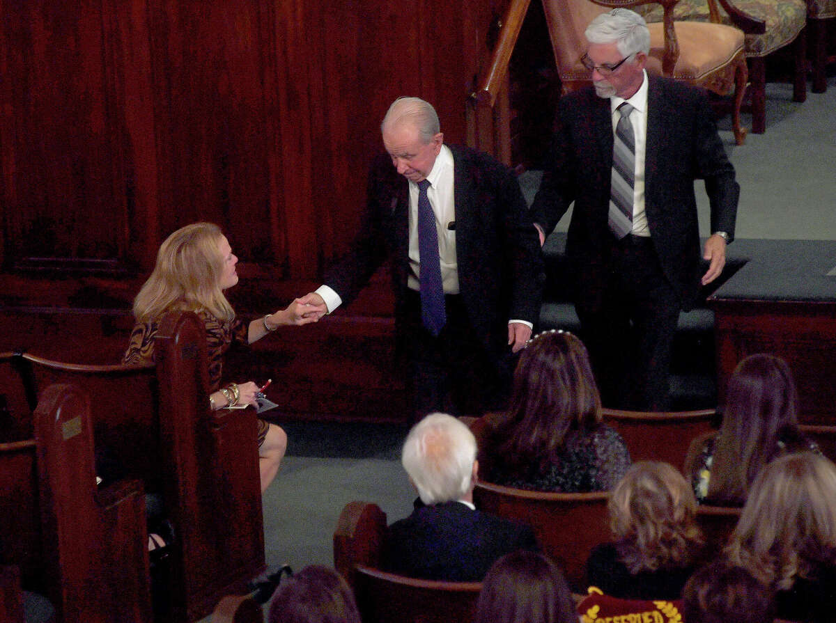 Hundreds fill Temple Emanuel for Allison Nathan Getz funeral Sunday