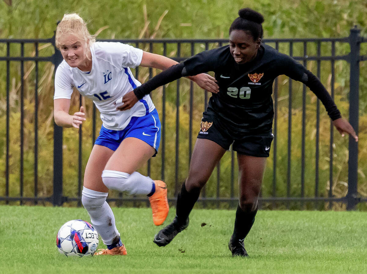 LCCC women roll past Indian Hills in regular-season finale