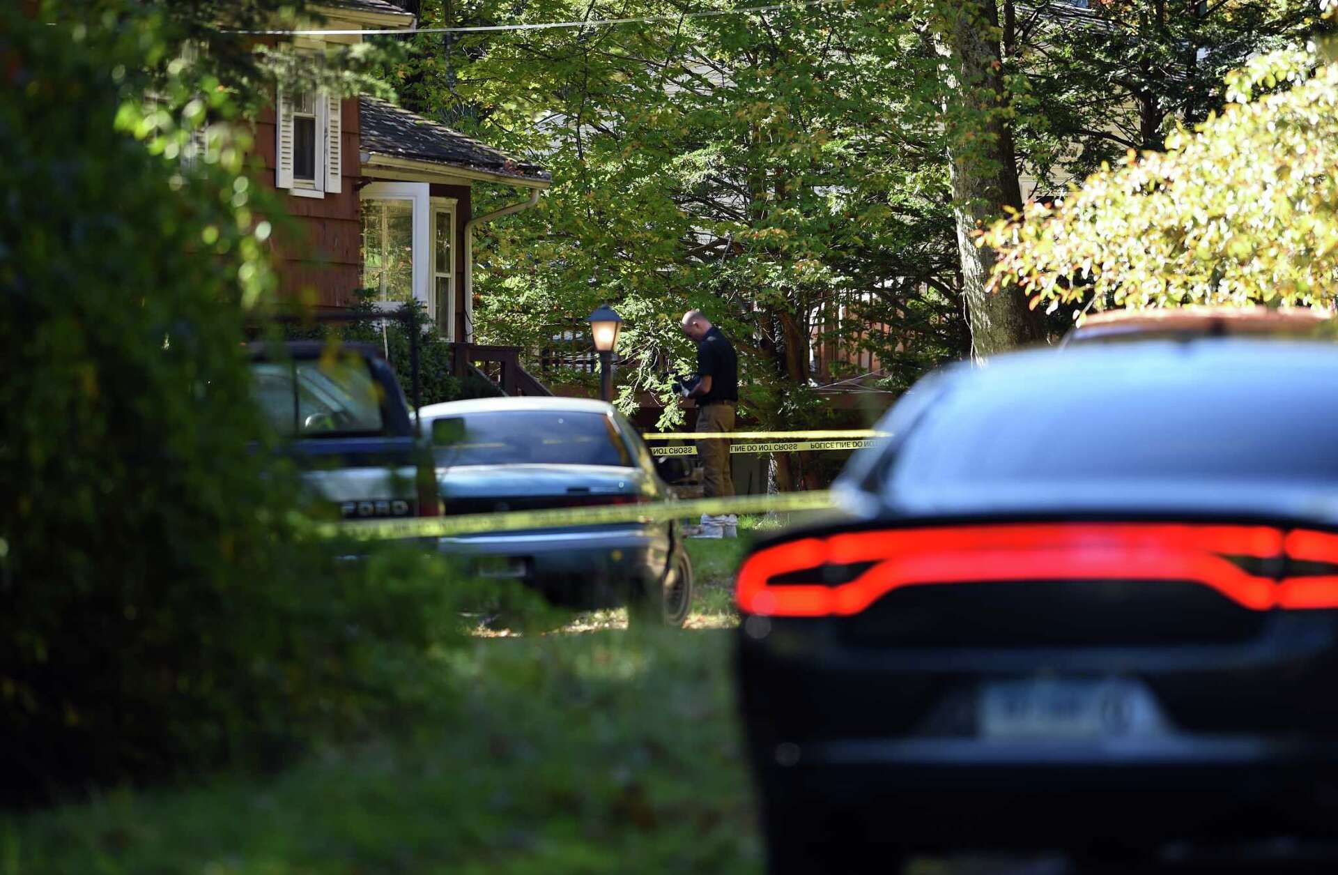 Official: Wallingford police fired about 10 shots, killed man in home