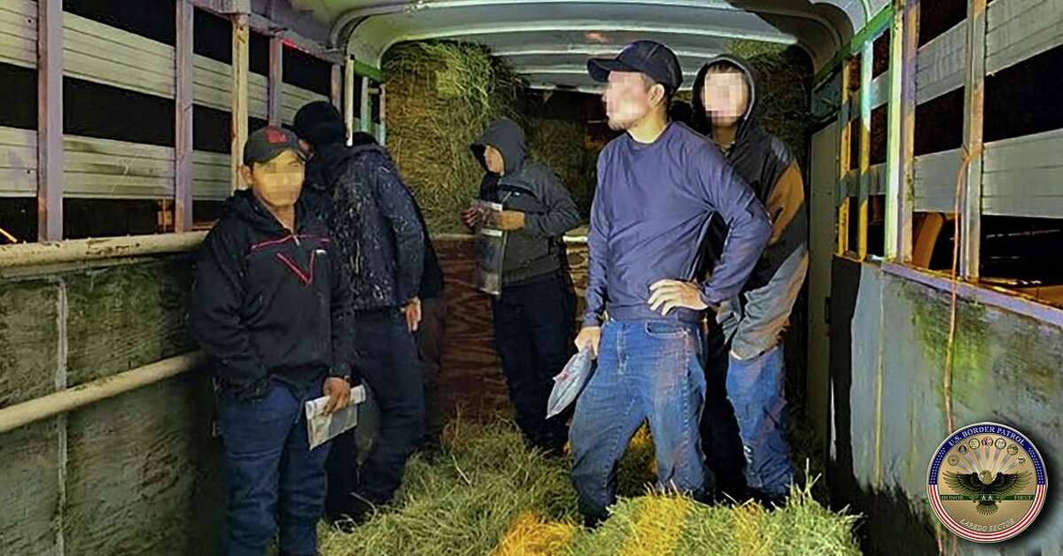 Laredo Sector USBP agents discover 12 migrants in load of hay bales