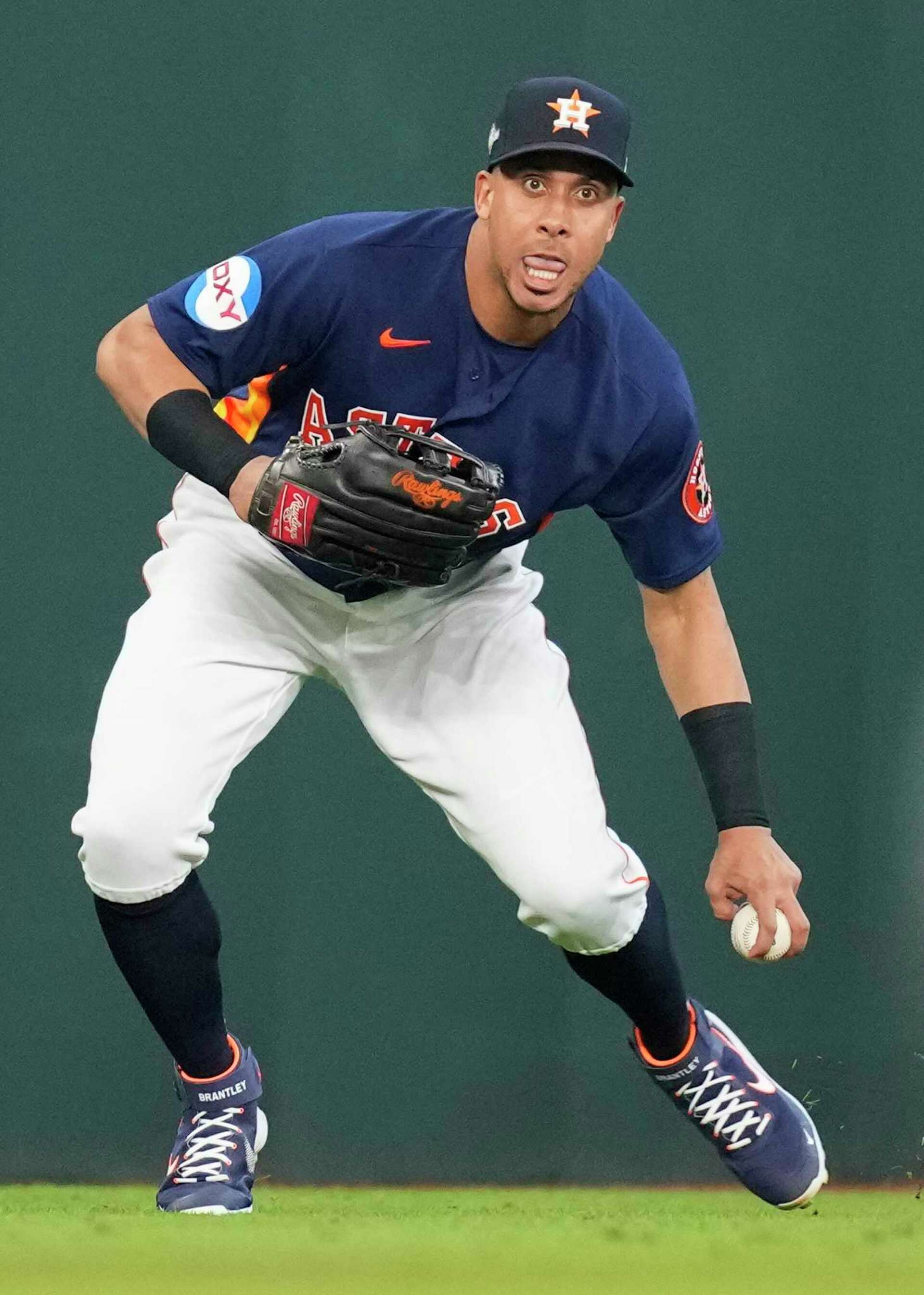 Astros' Michael Brantley announces retirement after 15 seasons in MLB