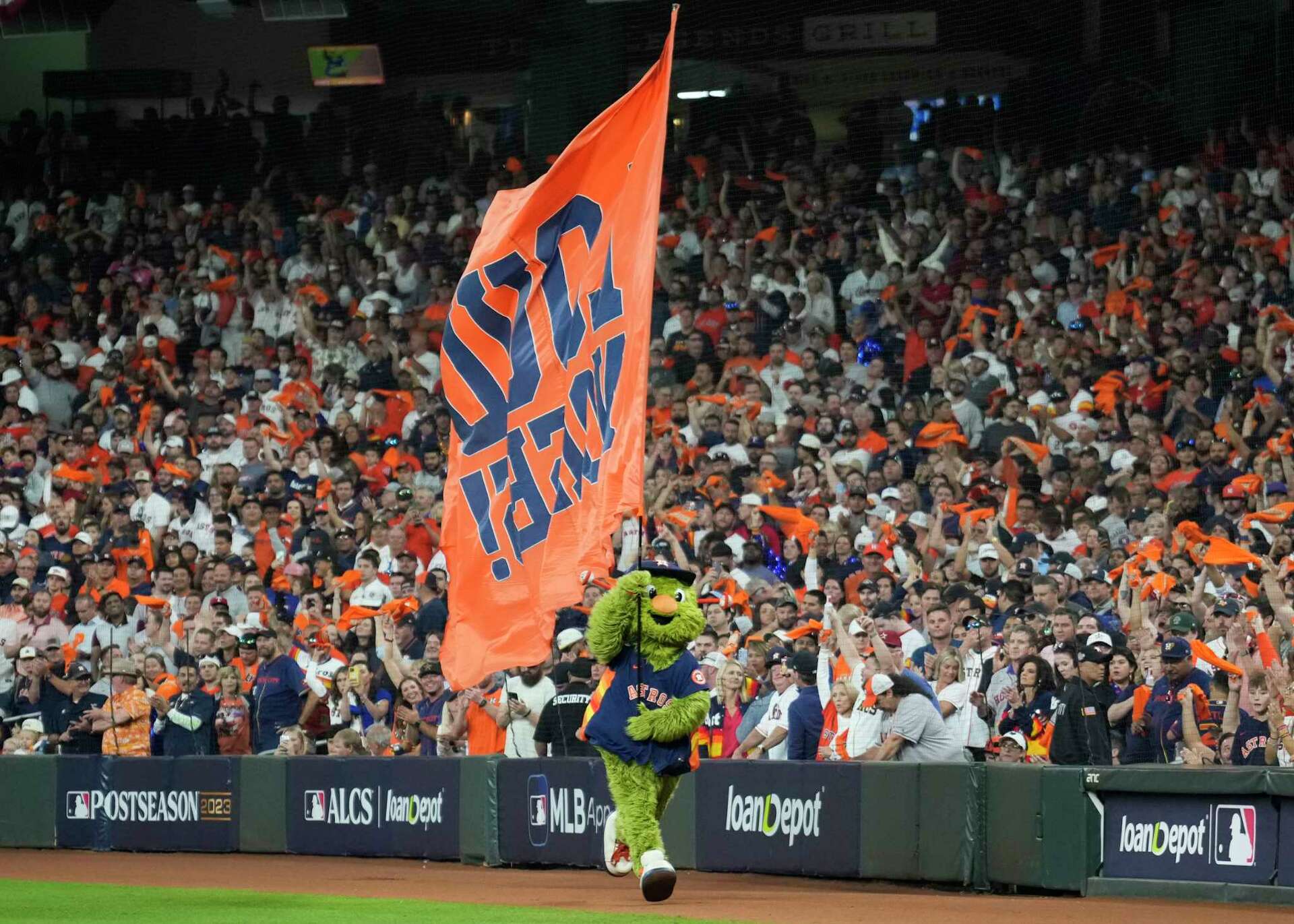 Astros mascot Orbit to be inducted into Mascot Hall of Fame