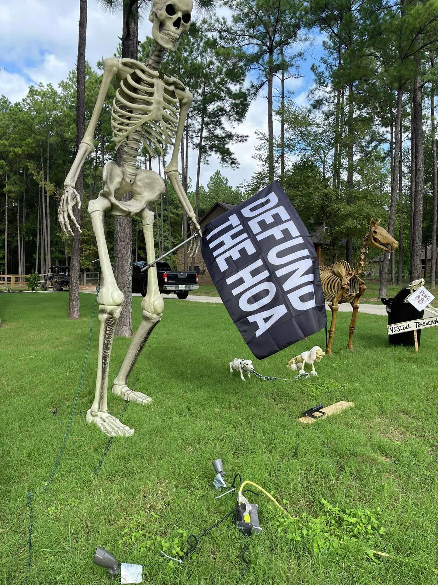 Willis family pokes fun at HOA with skeleton-themed Halloween display
