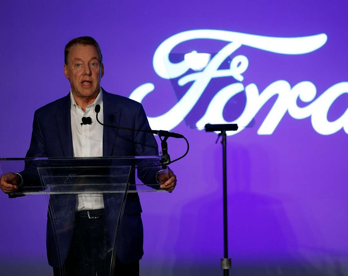 Bill Ford Calls On UAW To End Strike, But UAW President Isn't Swayed