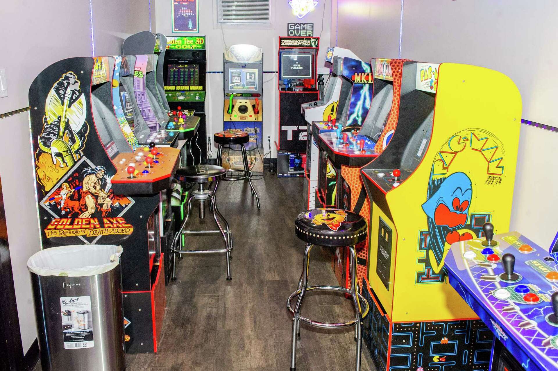 Houston area residents turn shipping container into 8-0 Retro Arcade