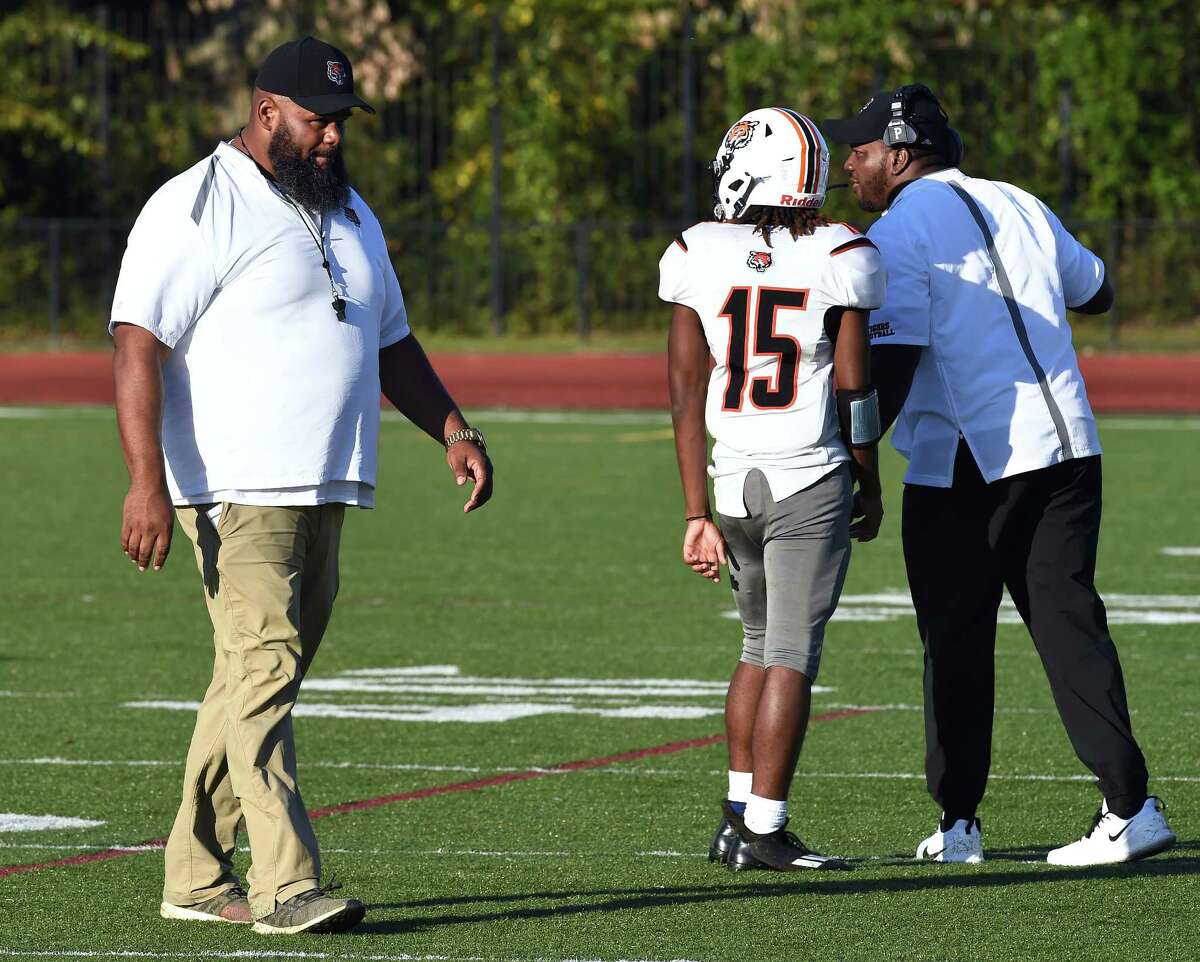 Bullard/Kolbe defeats Bassick in CIAC/Alliance high school game