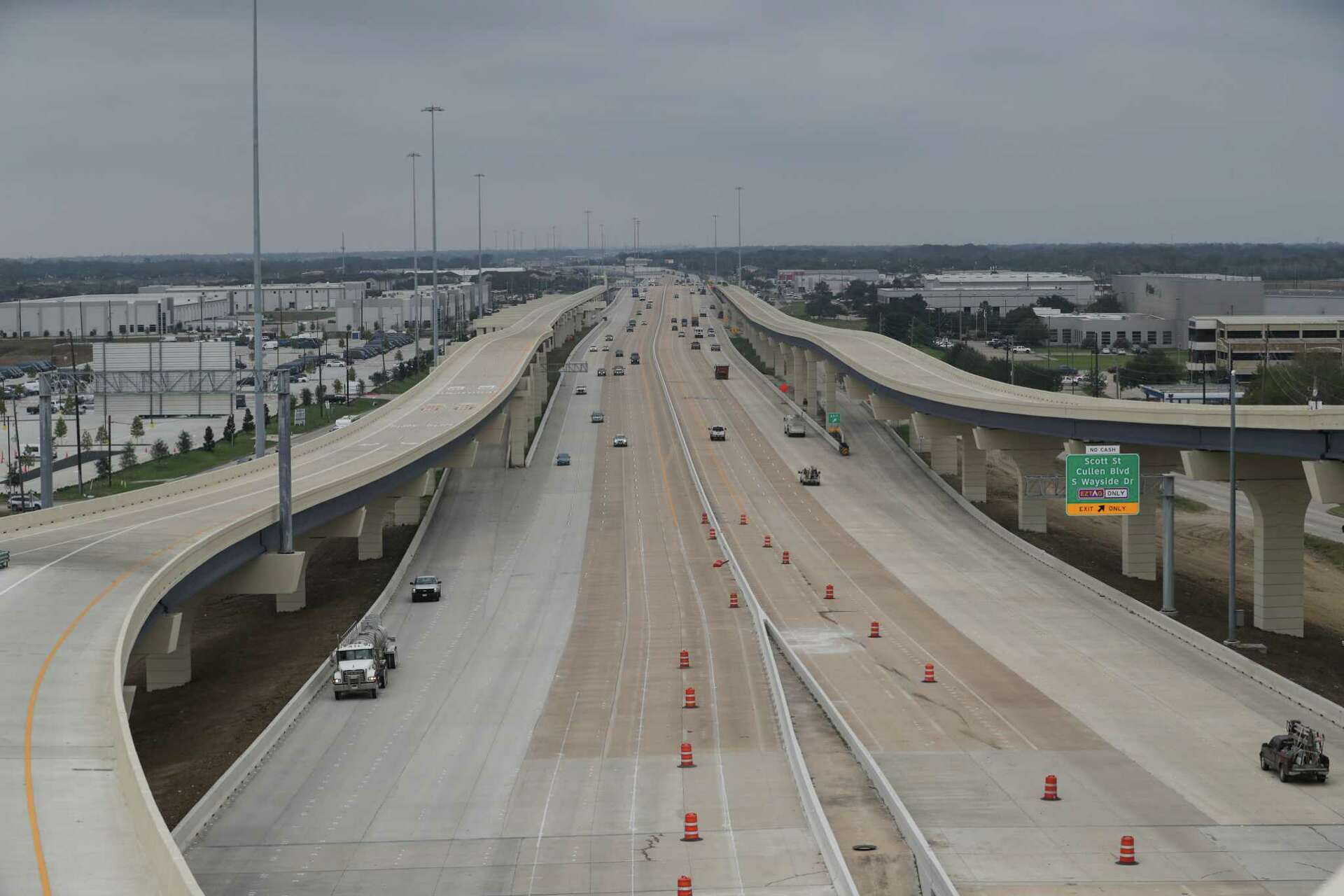 Abbott, Patrick back Texas 288 toll lane buyback