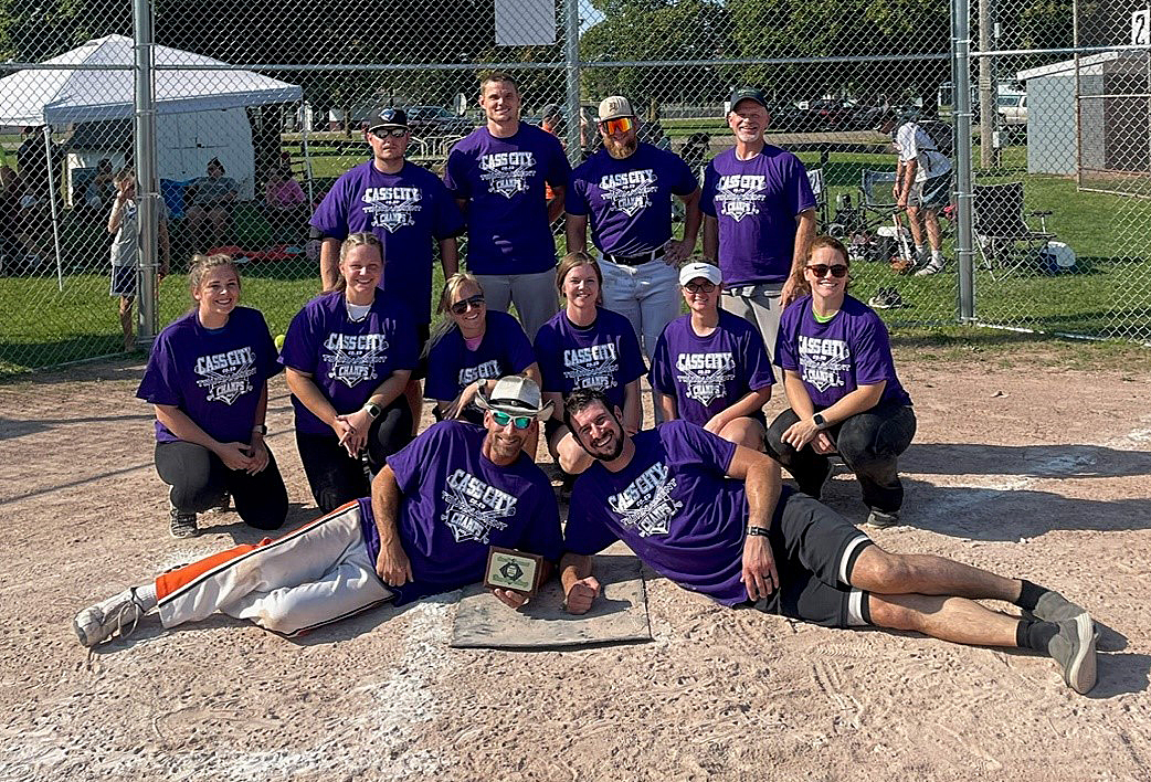 Star of the West runs table in Cass City fall co-ed softball