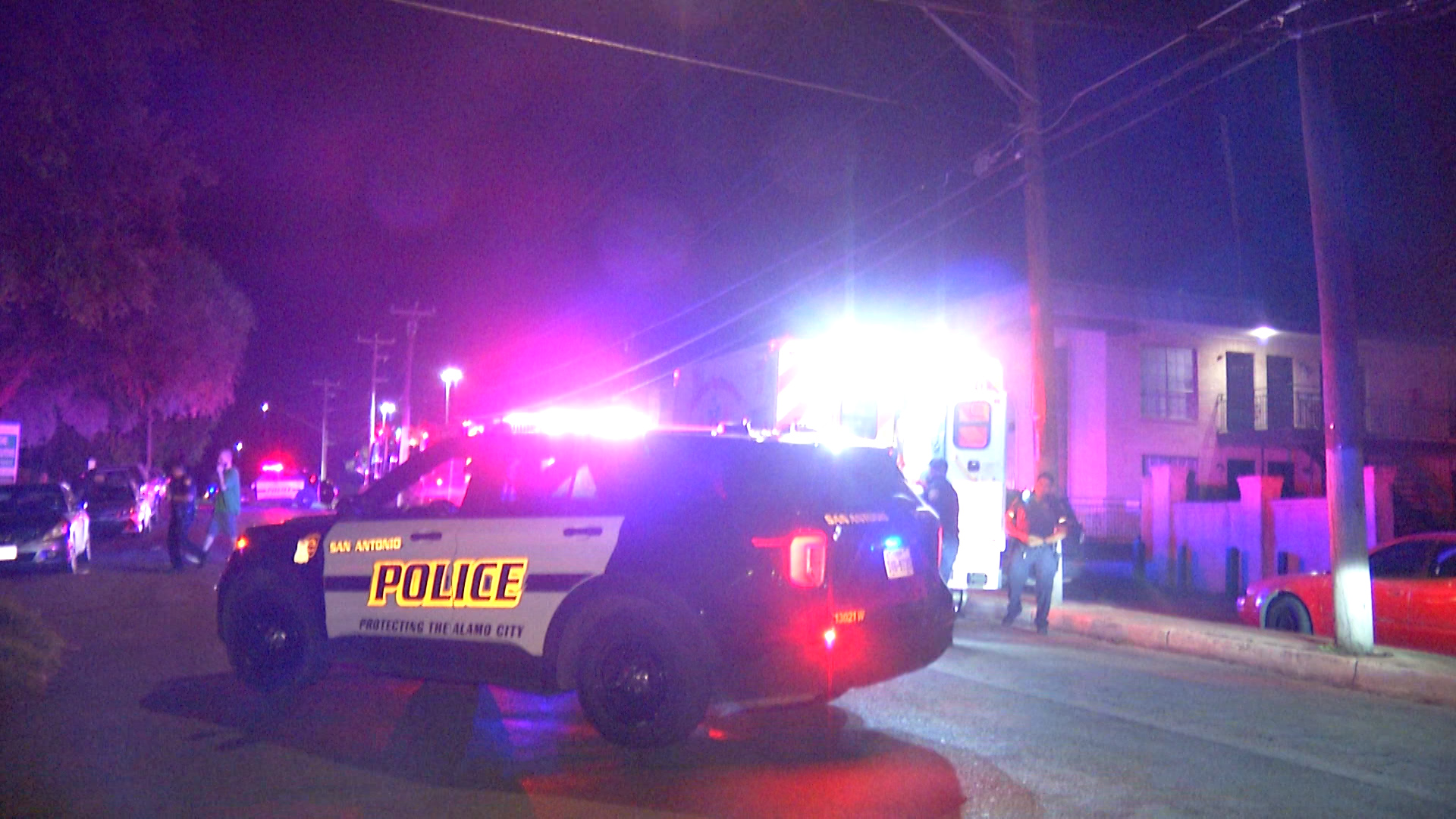 Man shot at San Antonio apartment; gunman at large