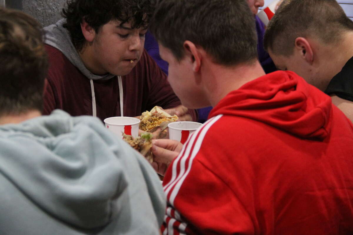 Lakers, Bad Axe compete in burrito eating contest at Lugo's