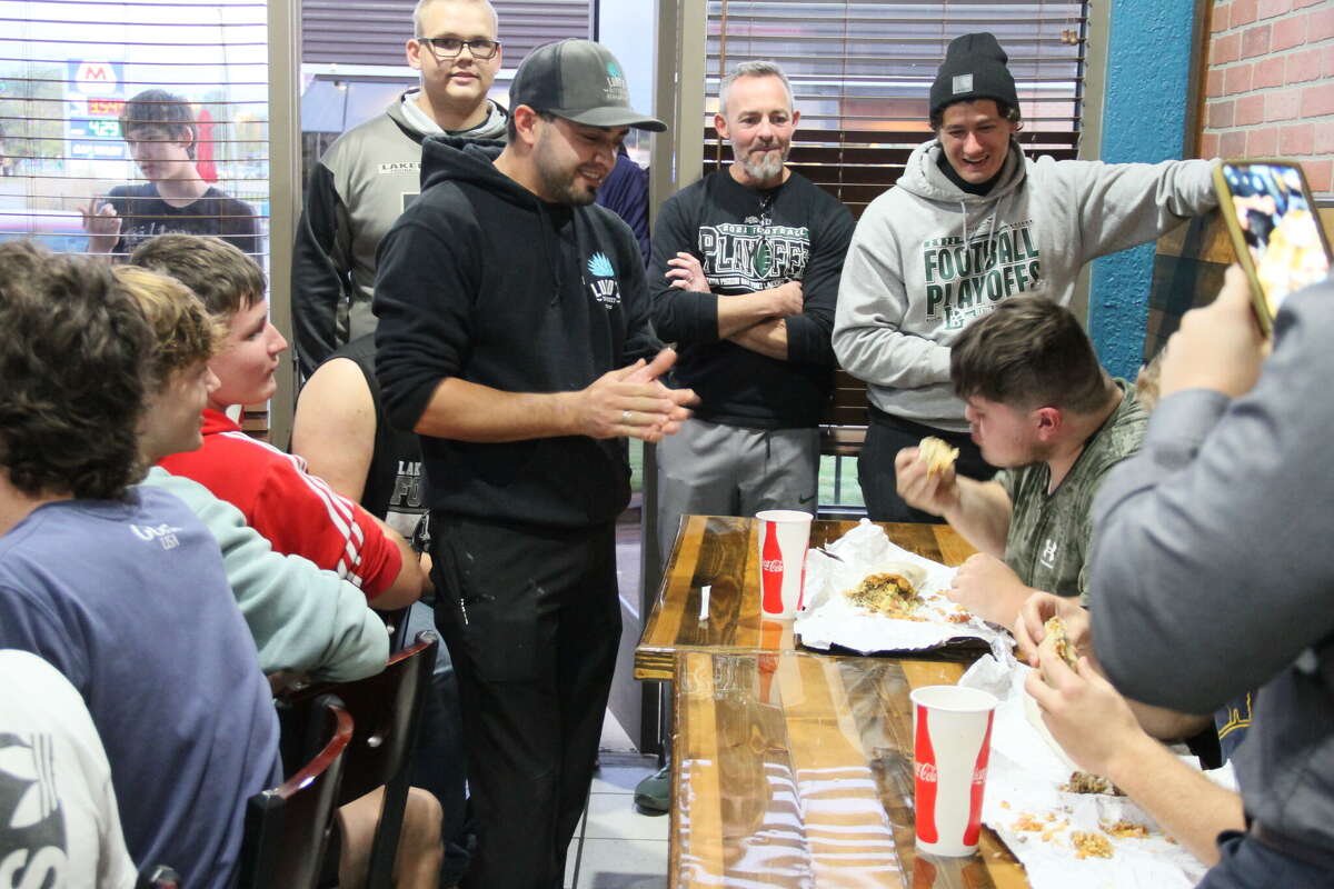 Lakers, Bad Axe compete in burrito eating contest at Lugo's