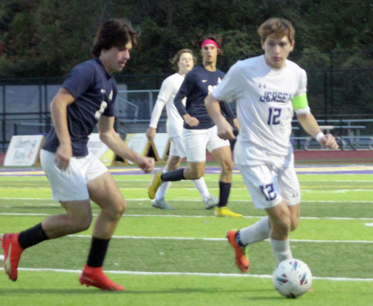 Mascoutah tops CM 5-1, Althoff blanks Jersey 8-0 in 2A regional semis