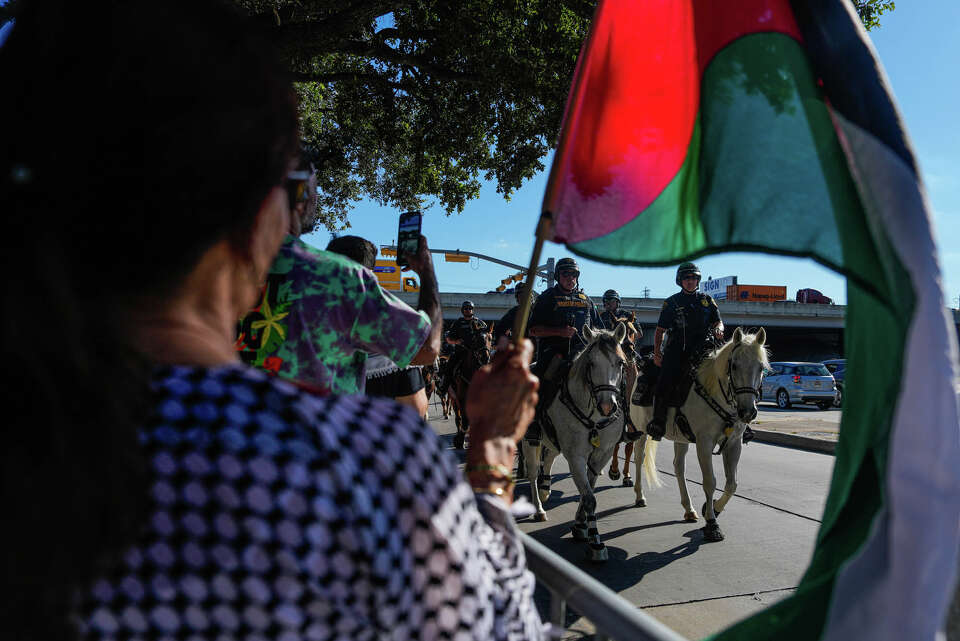 Thousands protest attacks on Gaza outside Houston's Israeli consulate