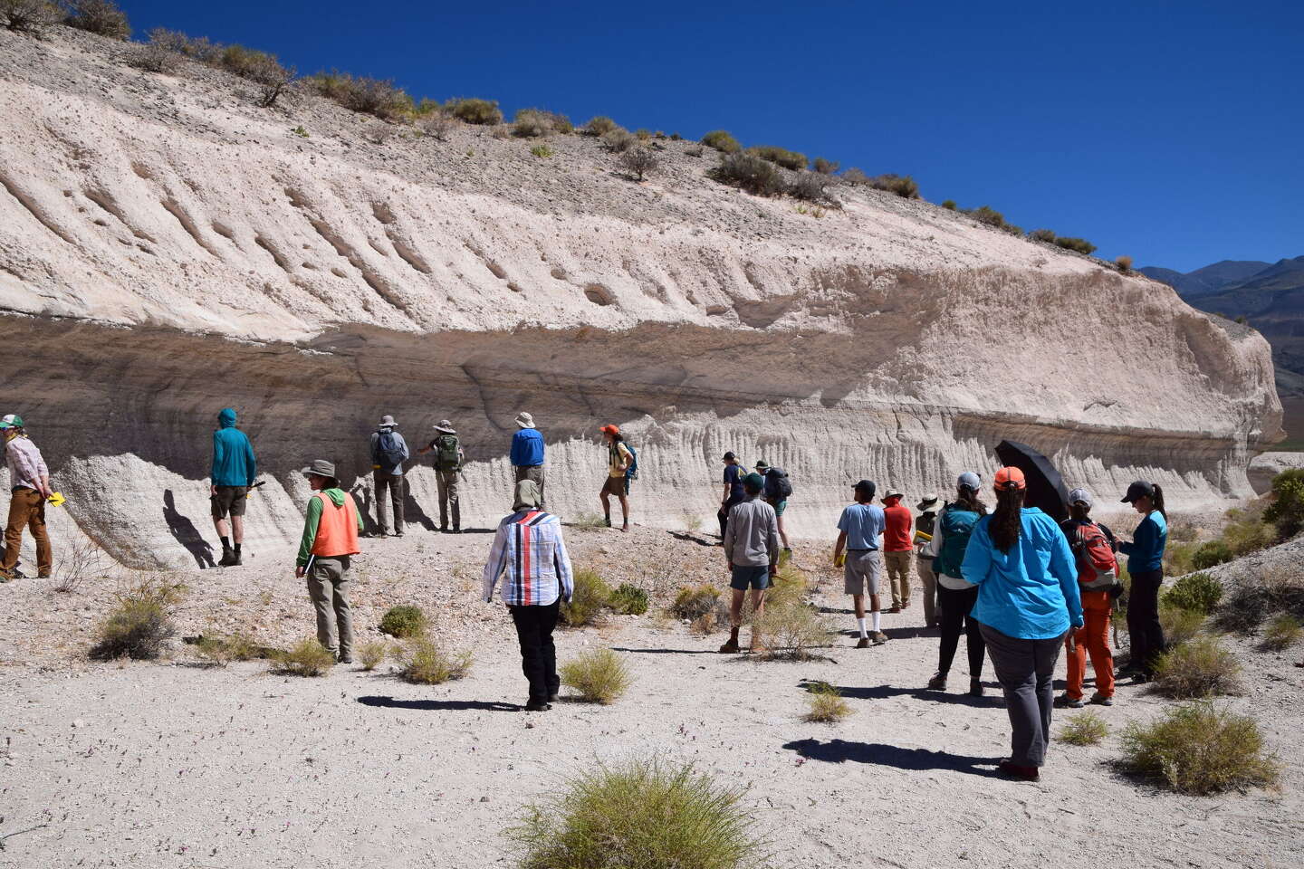 Dormant California supervolcano is cooling down, causing quakes