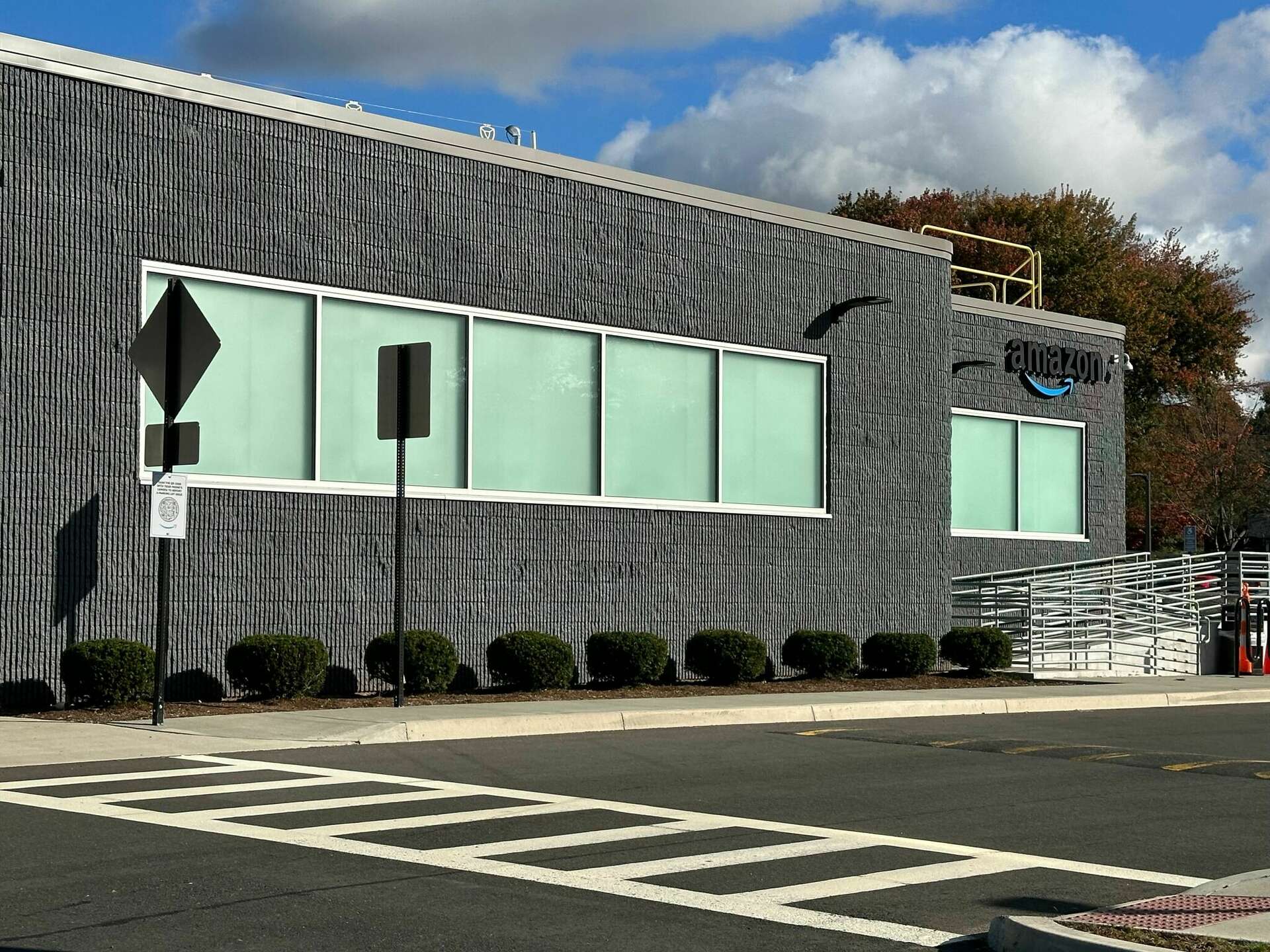 Amazon expands its network across CT as warehouse pushback builds