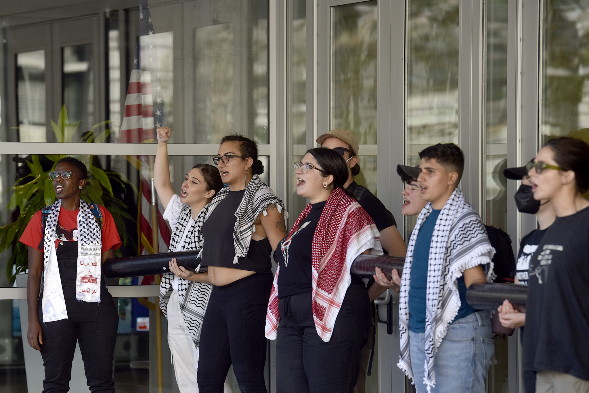 Protesters urge Gaza cease-fire at SF Nancy Pelosi Federal Building