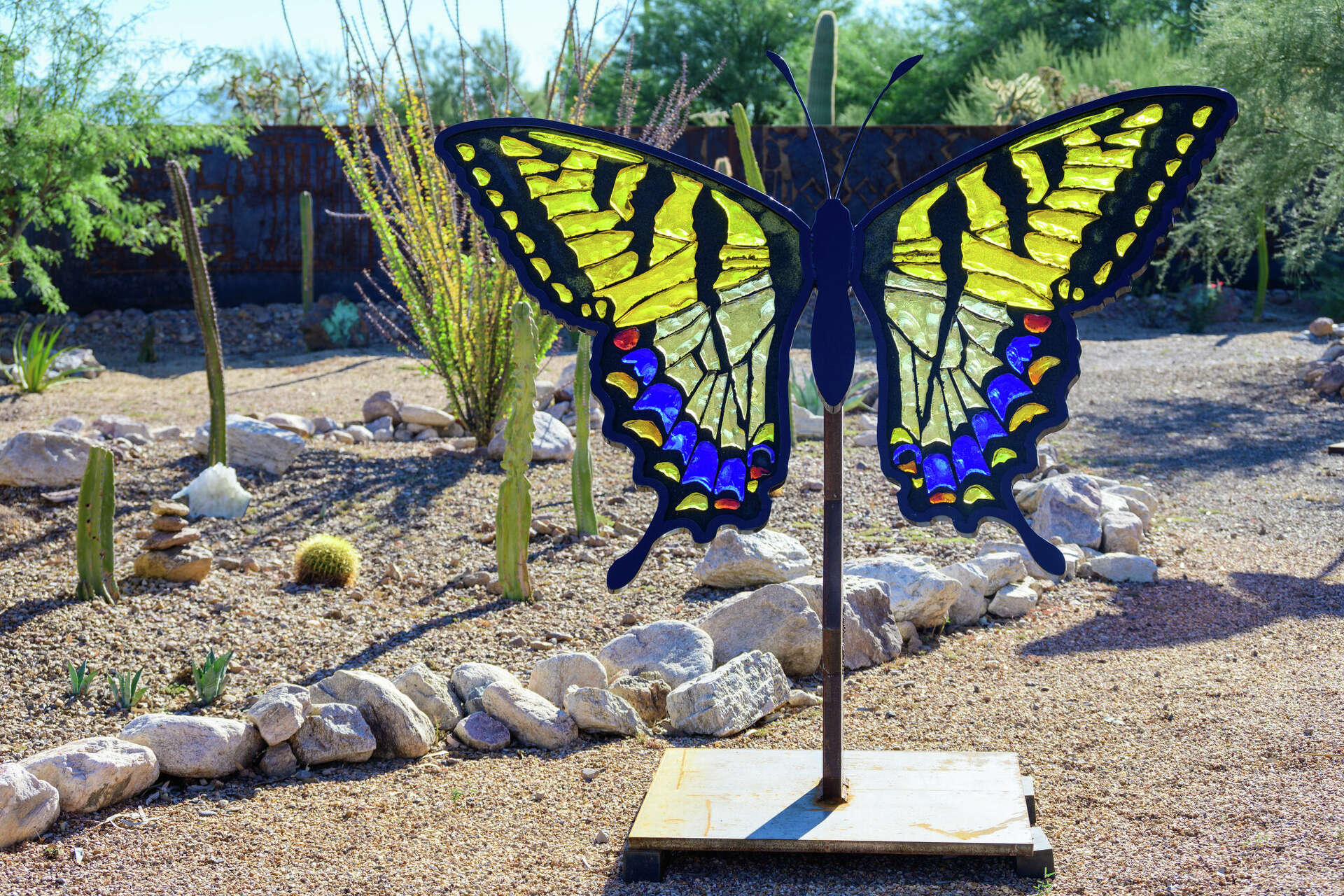 Houston Botanic Garden opens new exhibit 'Glass in Flight'