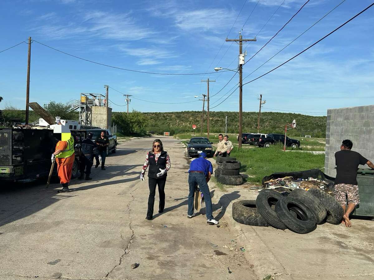 Webb County Jail inmates clean up Rio Bravo, collect 81 tires