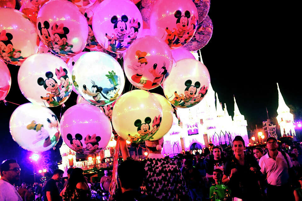 Your guide to Mickey's Very Merry Christmas Party at Disney World