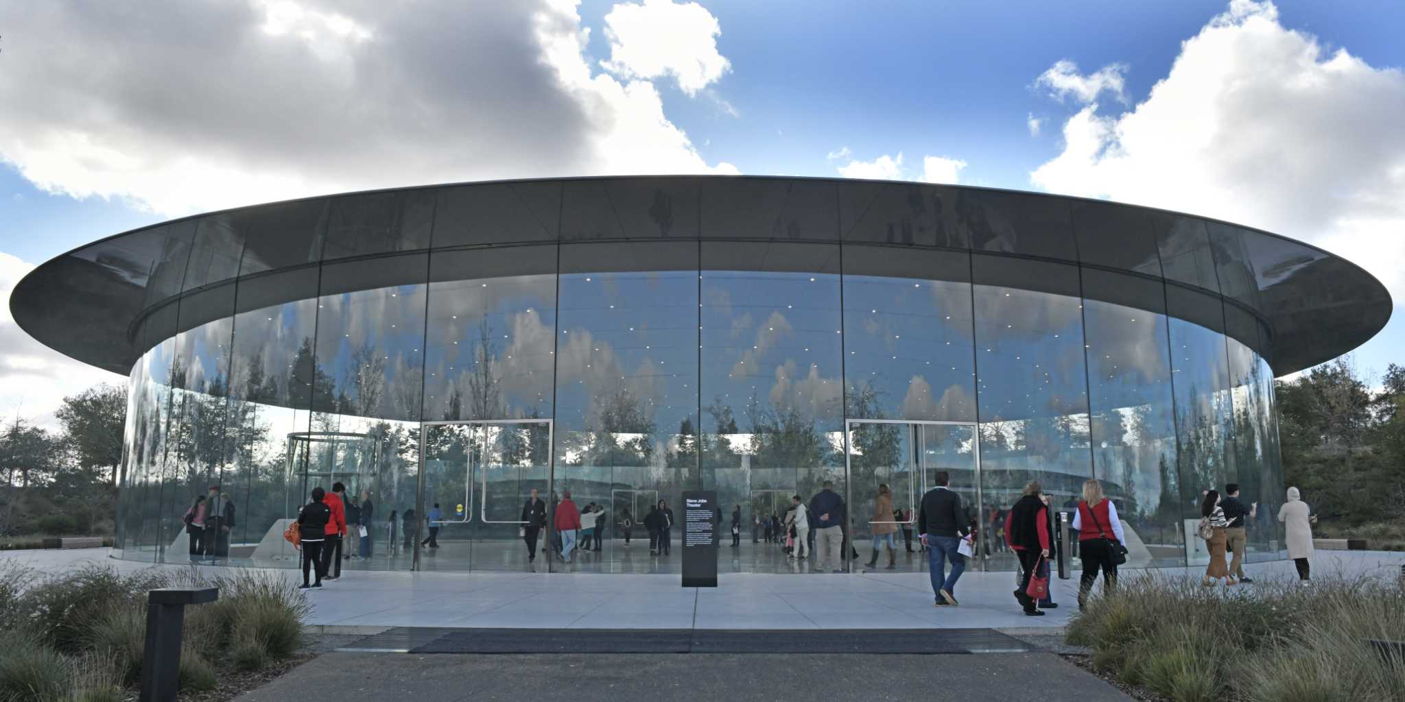 Photo exhibit: Silicon Valley is building the future. Is it wanted?