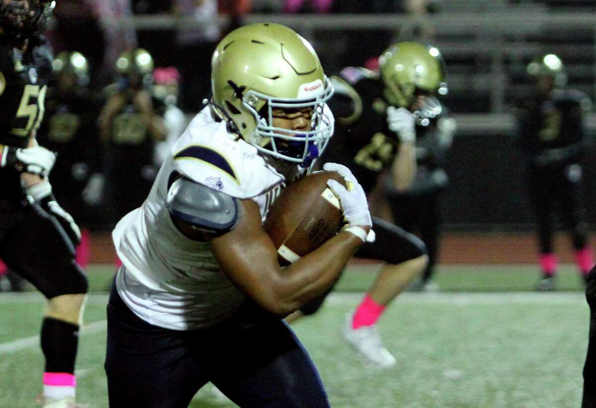 CIAC football top performers from Week 7 high school football in CT