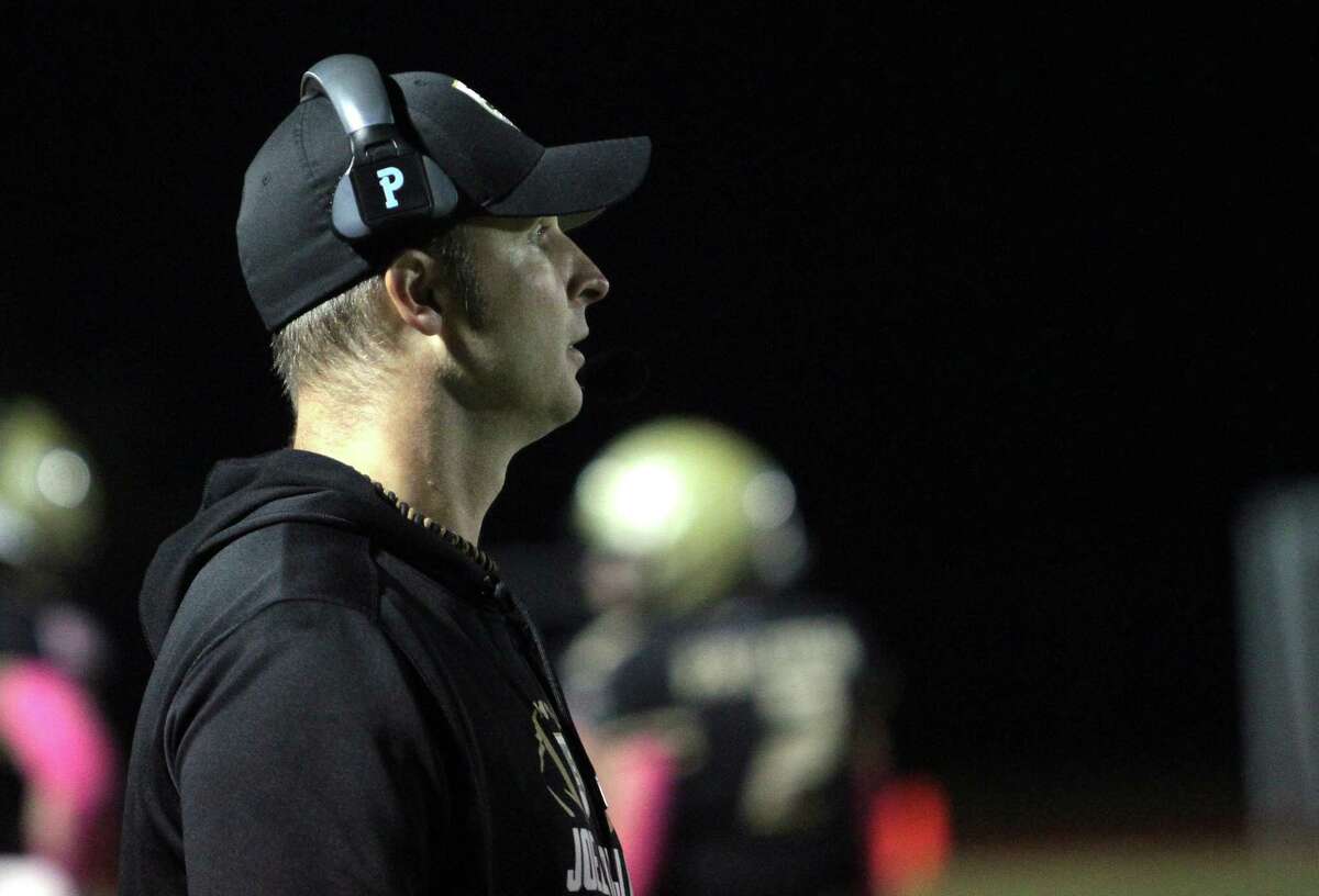 Antwan Davis' three fourth quarter touchdowns keep Notre Dame unbeaten