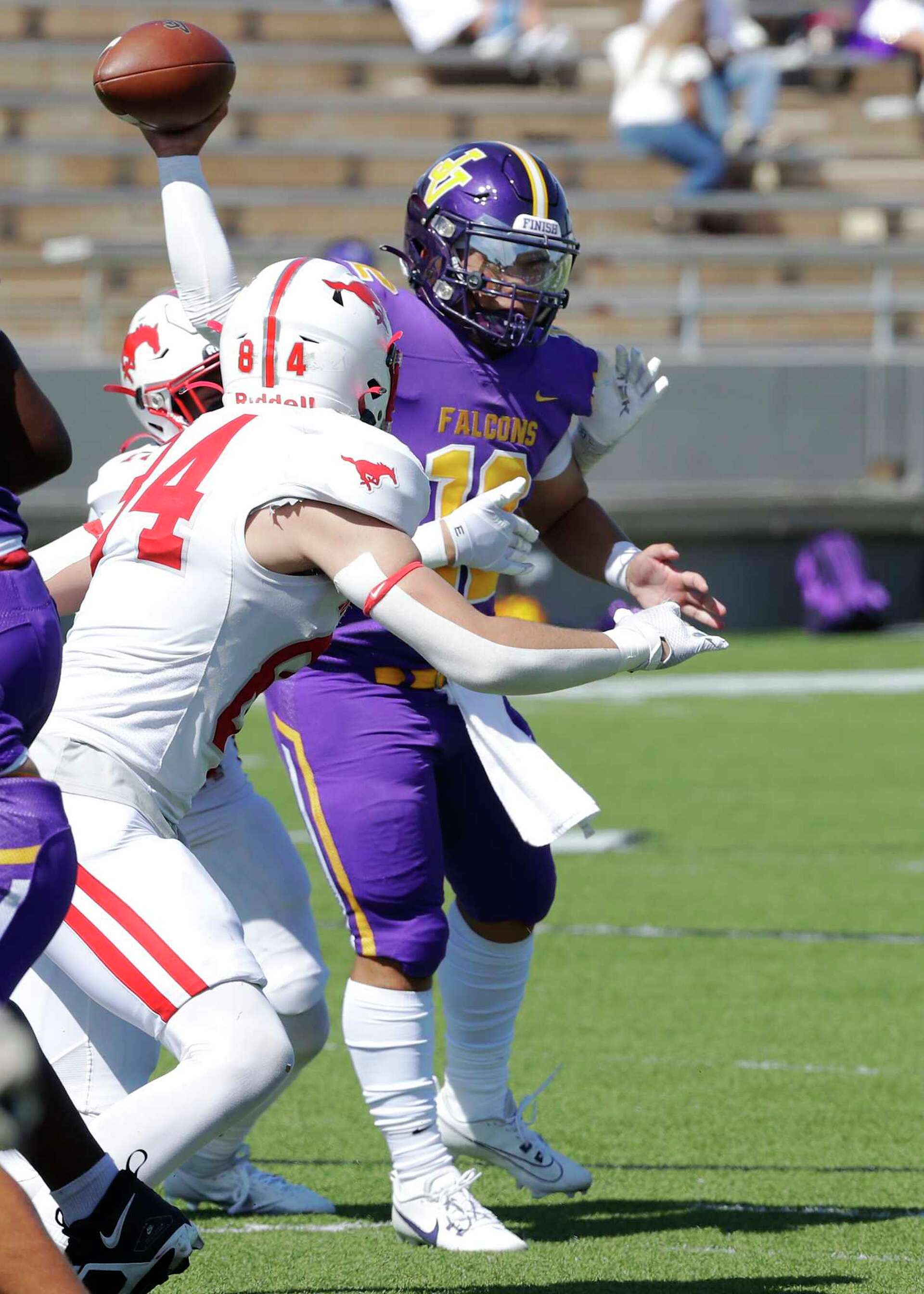 HS football: Memorial dominates early to topple Jersey Village