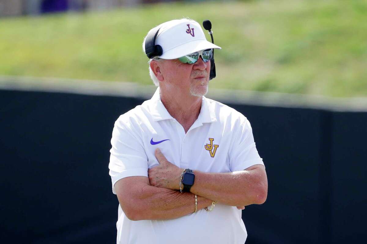 HS football: Memorial dominates early to topple Jersey Village