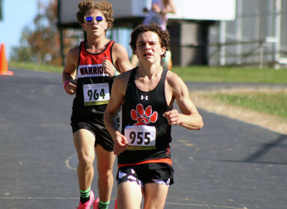 EHS girls win third straight regional; boys take second