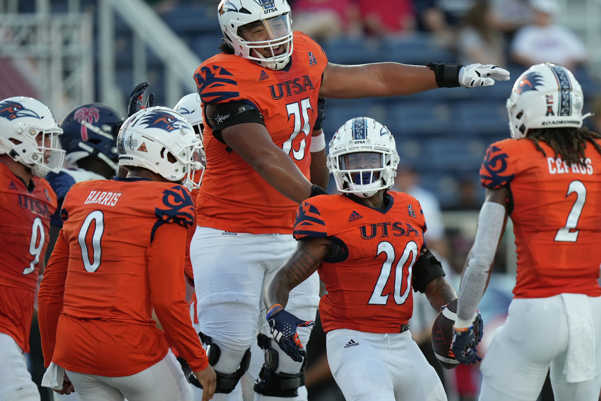 UTSA rides dominant defense to one-sided win against FAU