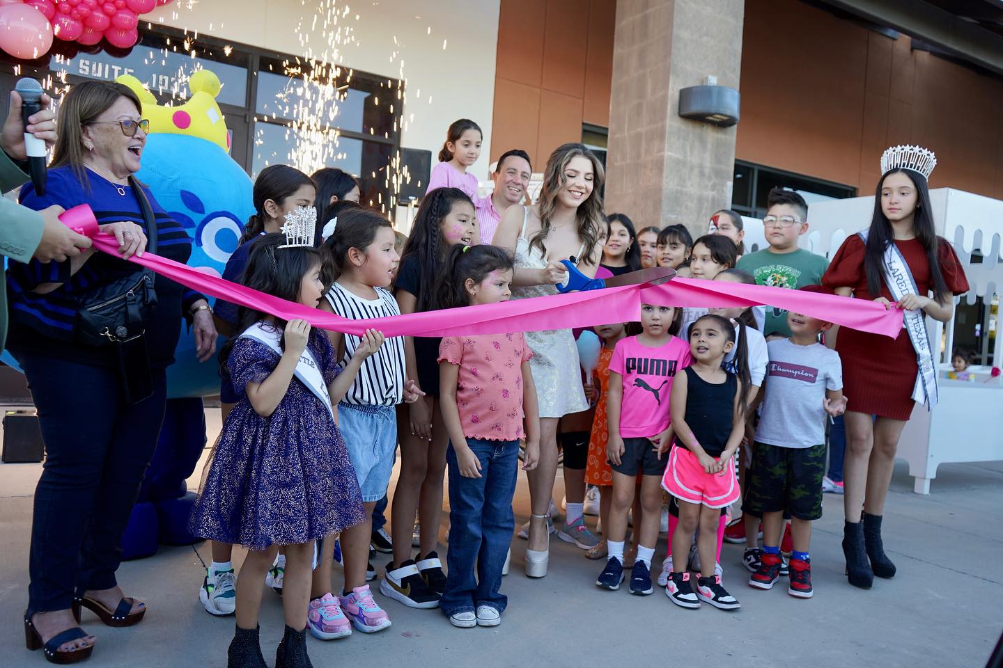 Laredo teen Garibi holds grand opening of 2nd Slimerella Slime Shop