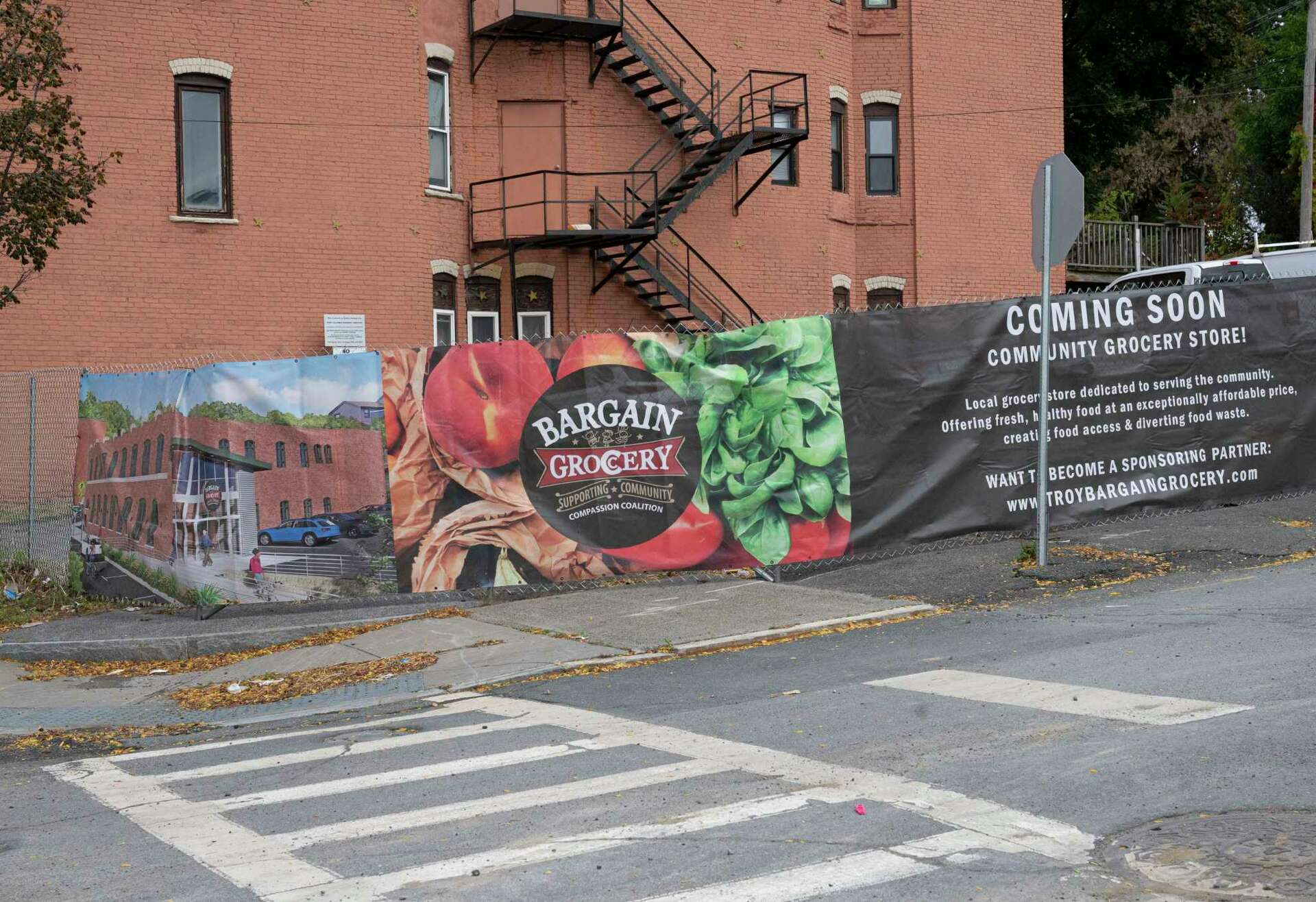 New grocery store plans to bring affordable food to Troy