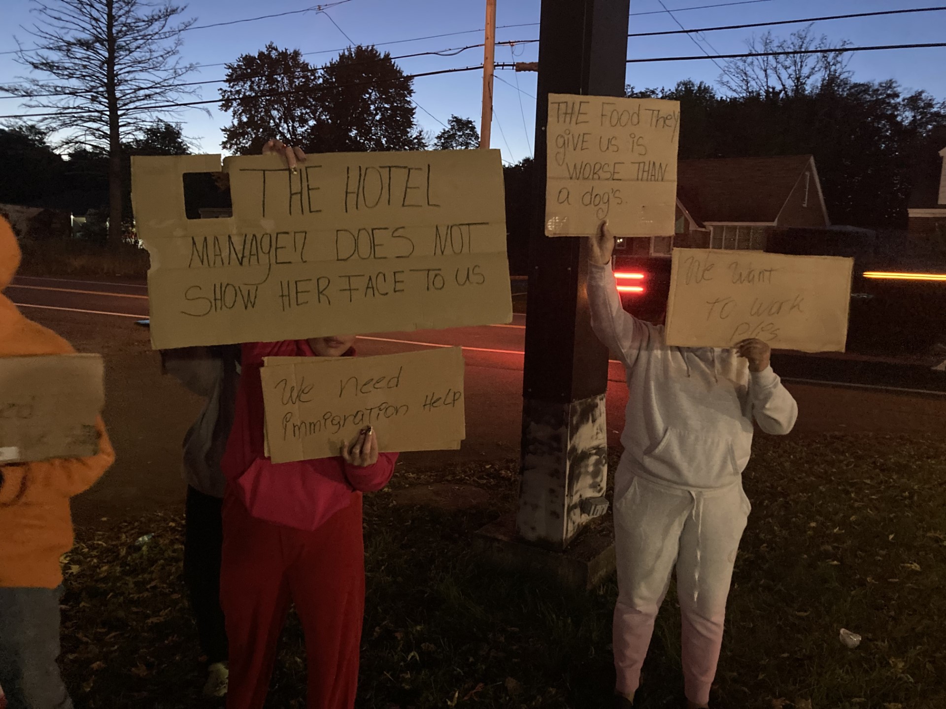 Migrants cite bed bugs, lack of medical care in protest
