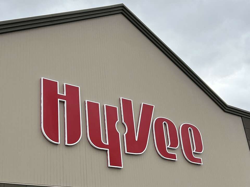 Jacksonville Hy-Vee opens doors to customers with new layout