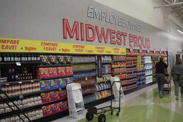Jacksonville Hy-Vee opens doors to customers with new layout