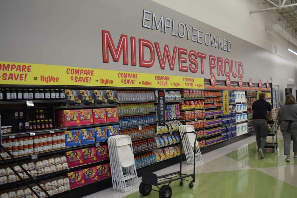 Jacksonville Hy-Vee opens doors to customers with new layout