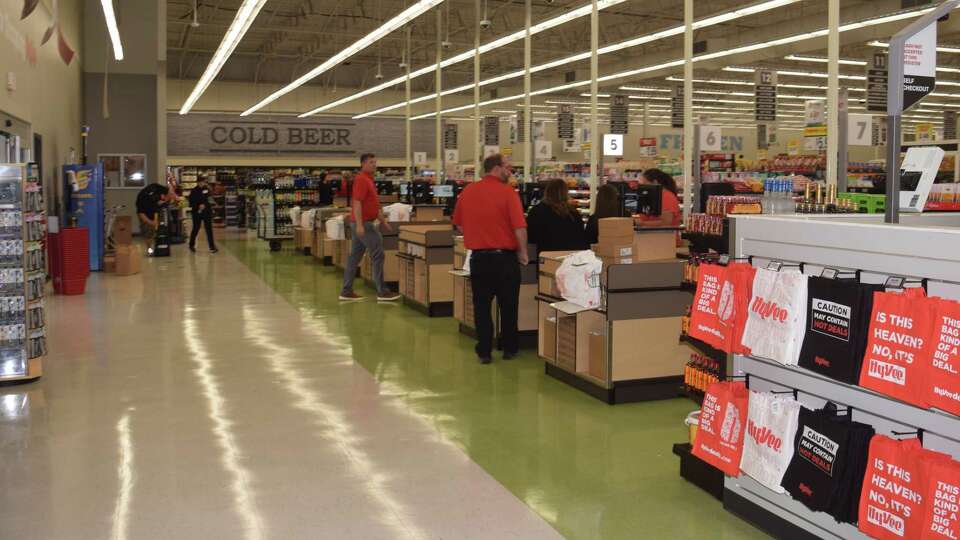 Jacksonville Hy-Vee opens doors to customers with new layout