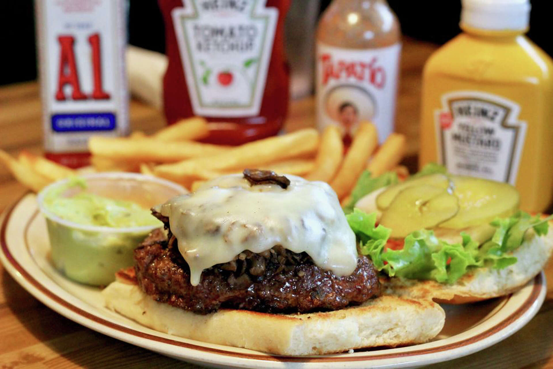 1950s Bay Area burger joint to close its final restaurant