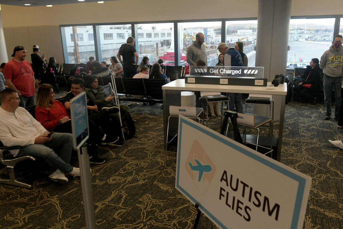 Breeze Airways hosts 'Autism Flies' practice at CT's Bradley airport