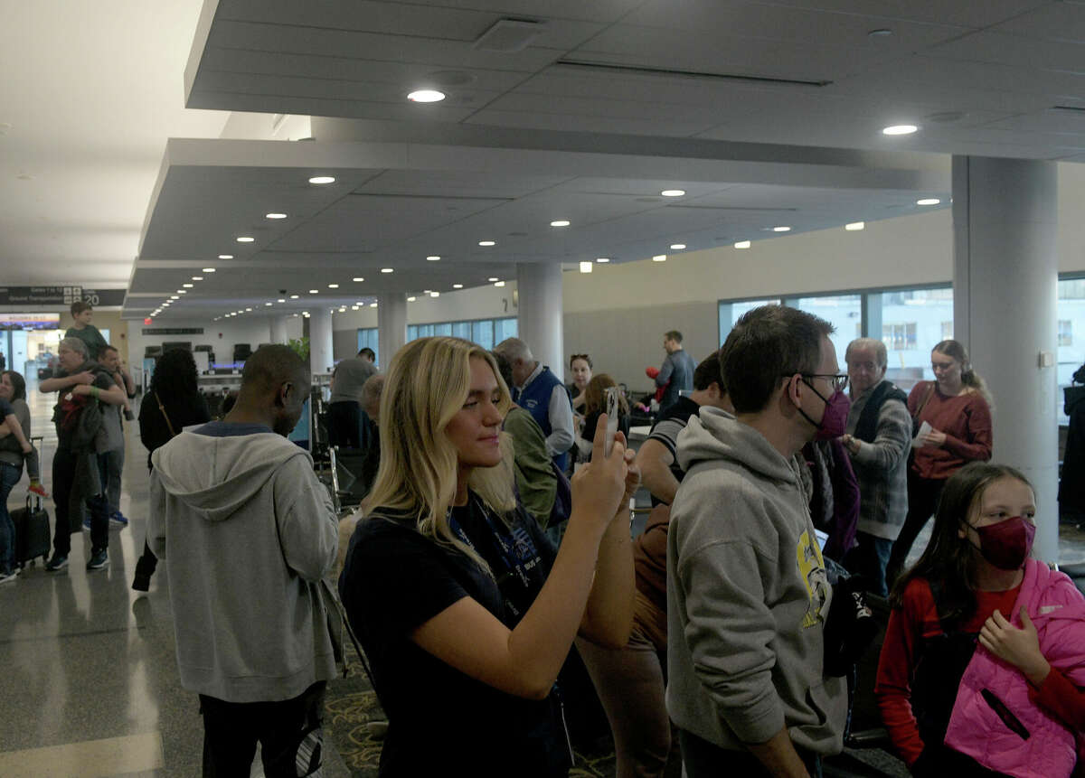 Breeze Airways hosts 'Autism Flies' practice at CT's Bradley airport