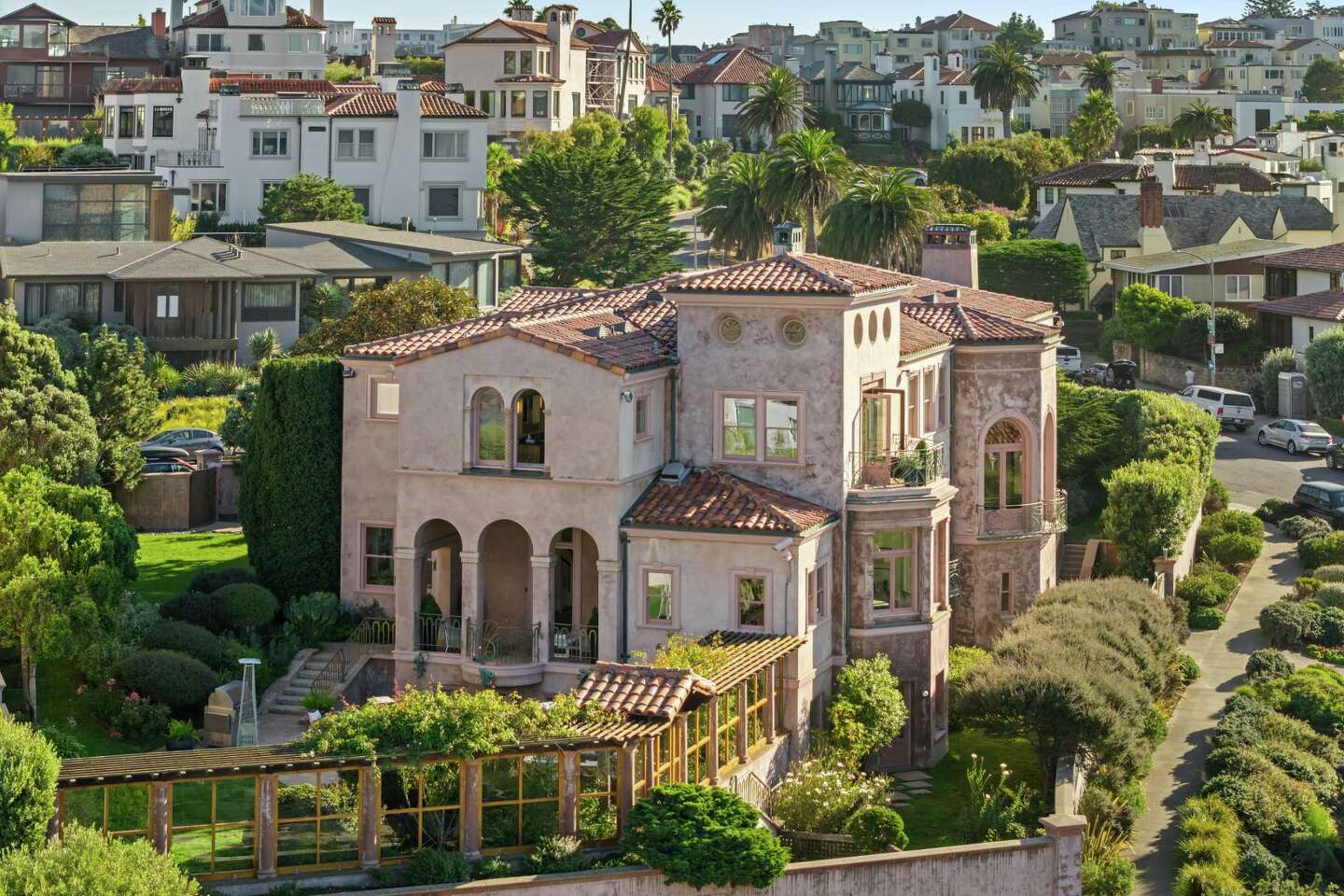 Photos: Robin Williams’ former San Francisco home on sale for $25M