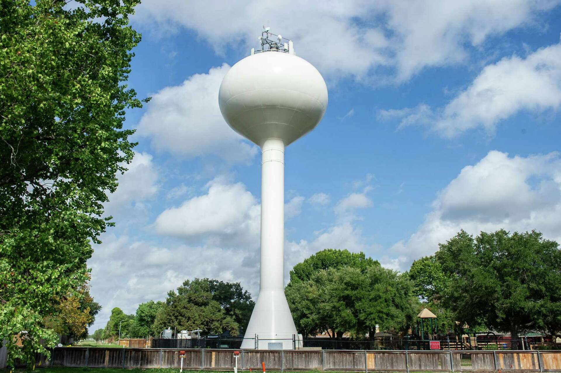 Sugar Land's elevated water towers: How system works and more