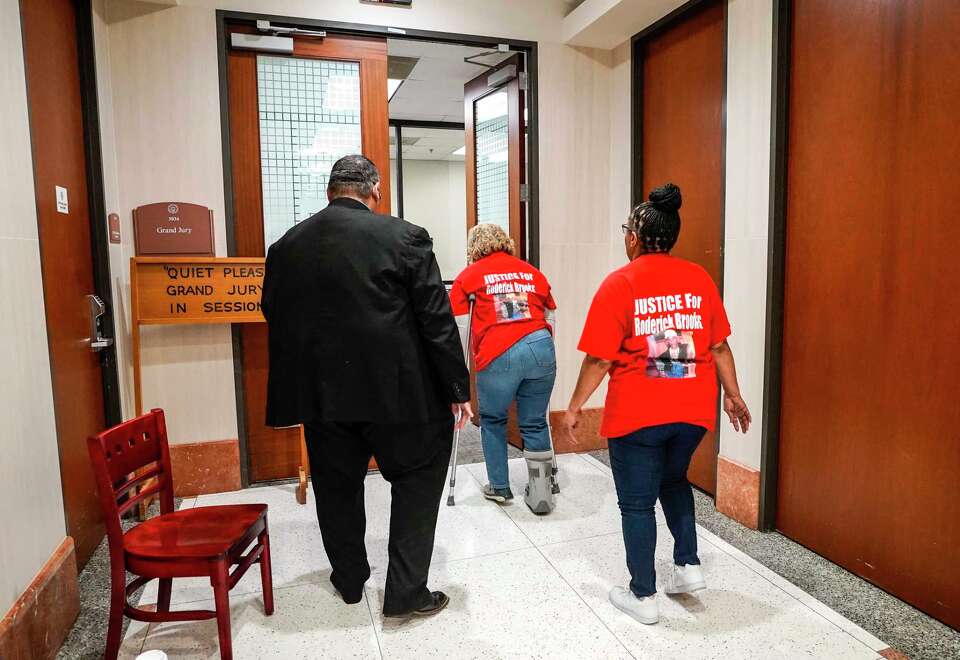 Harris County sergeant indicted in 2022 death of Roderick Brooks