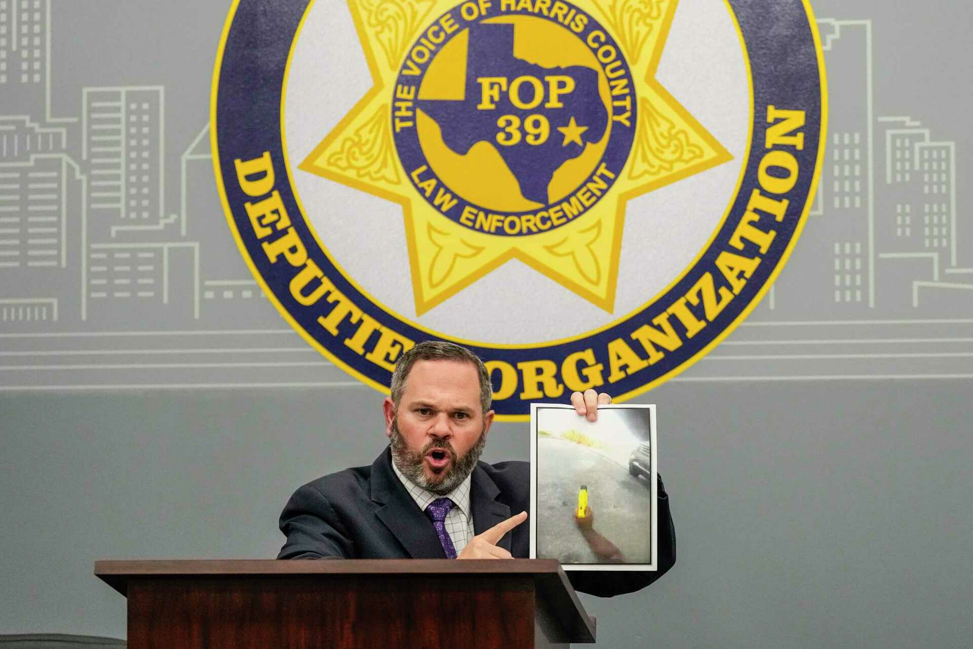 Harris County sergeant indicted in 2022 death of Roderick Brooks