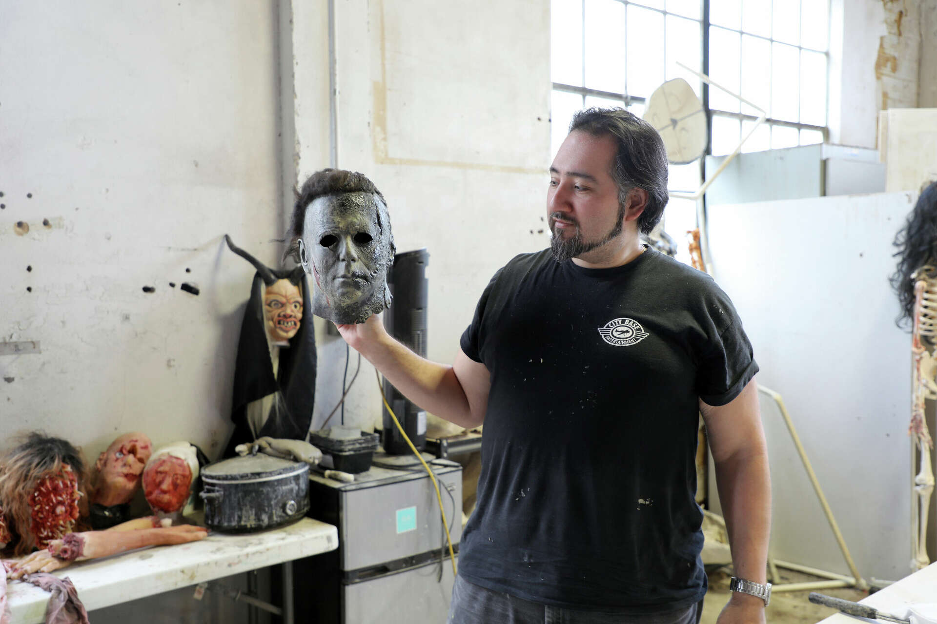 San Antonio artist creates customized horror props and more
