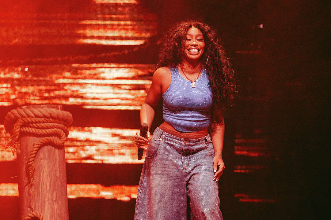 SZA shouts out 'trash ass ex-fiance' during SF show at Chase Center
