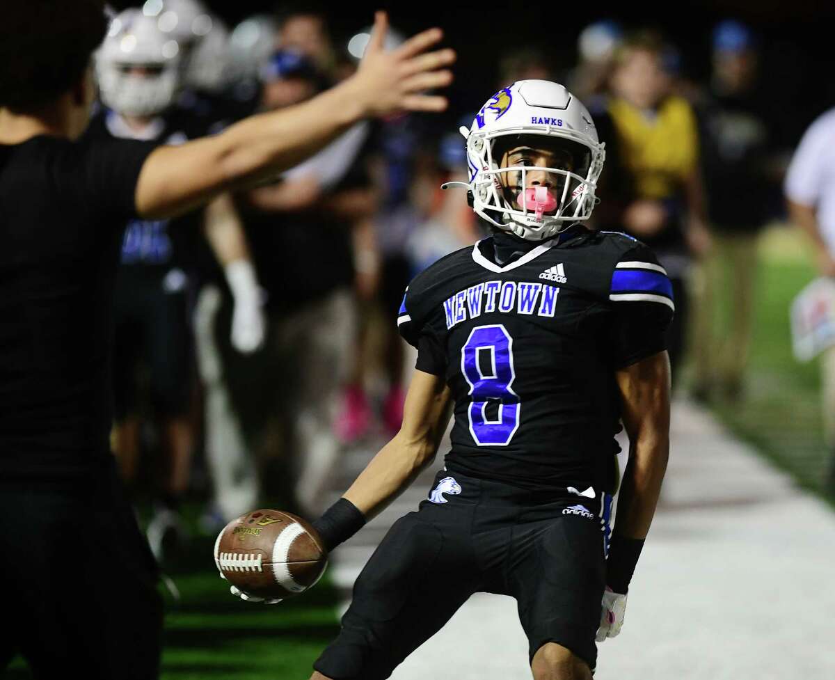 Nick Conlan passes, runs West Haven past Newtown in rebound win