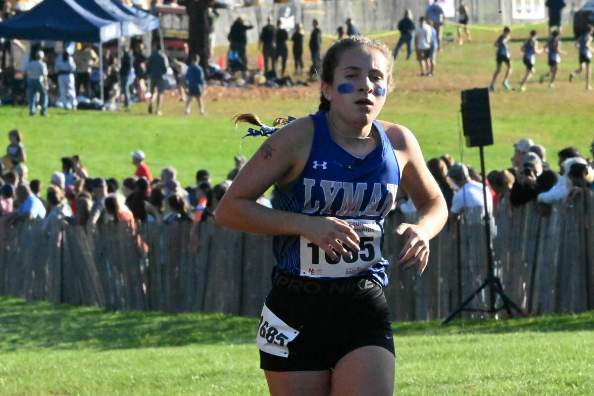 2023 CT high school girls cross country championships roundup.
