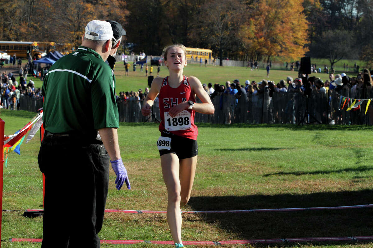2023 CT high school girls cross country championships roundup.