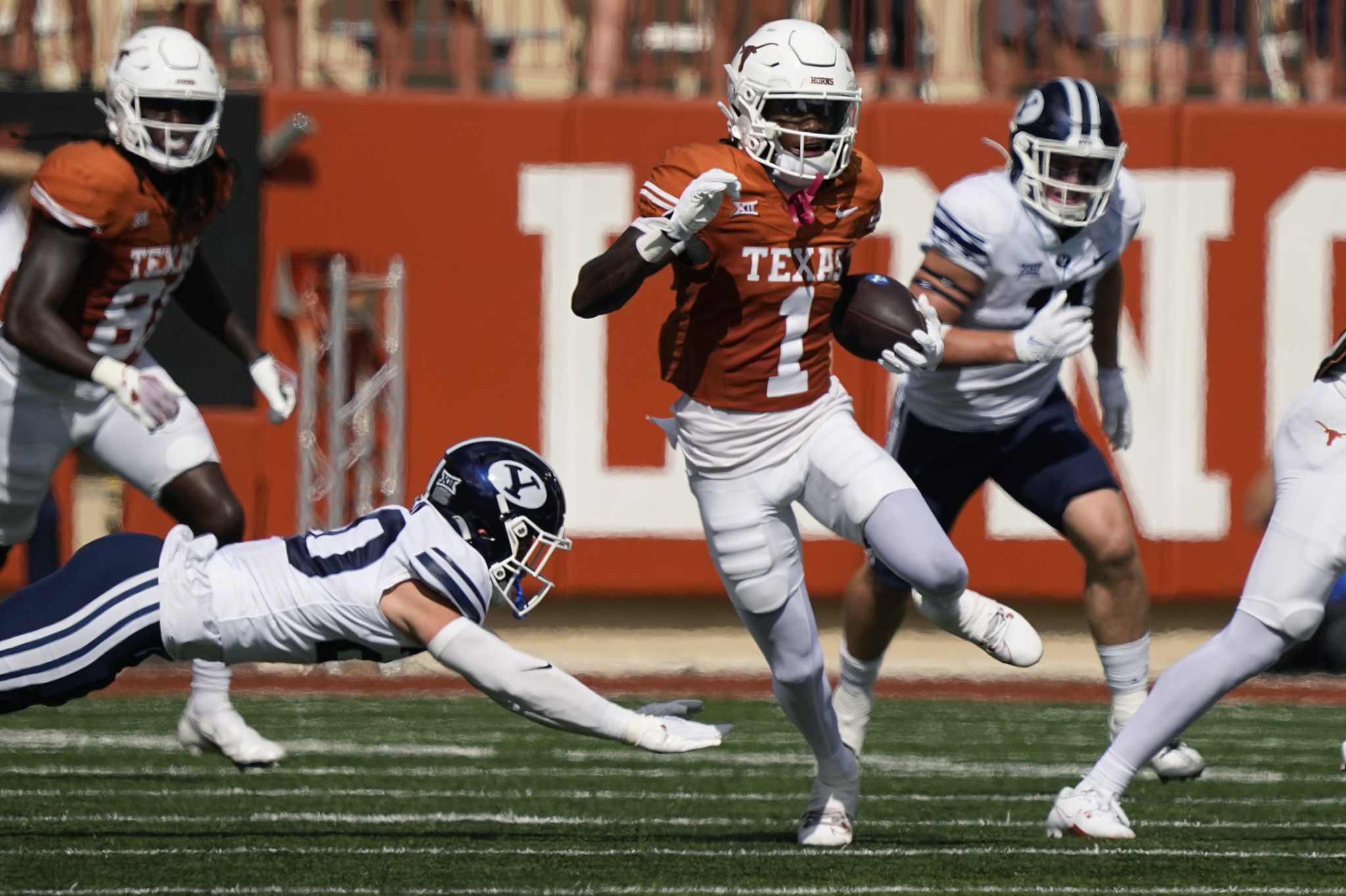 Texas college football rankings: Texas Longhorns and new QB are No. 1